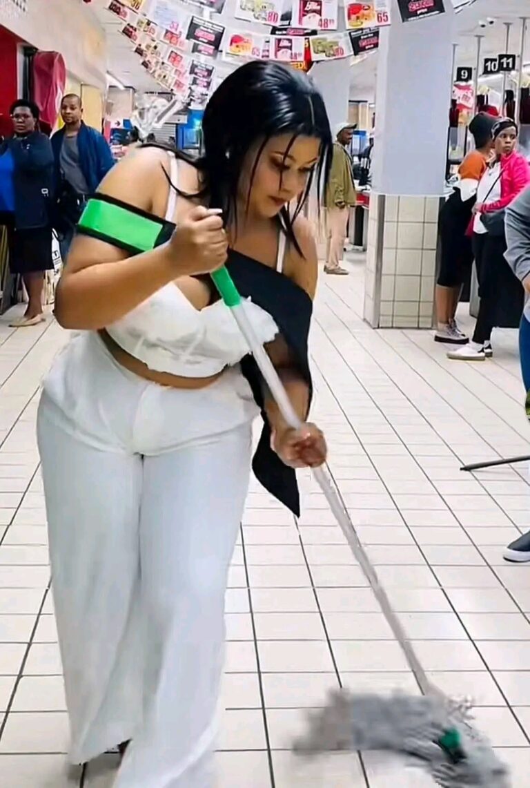 Mzansi Divided as Boxer Cashier Works on Graduation Day - Latest News