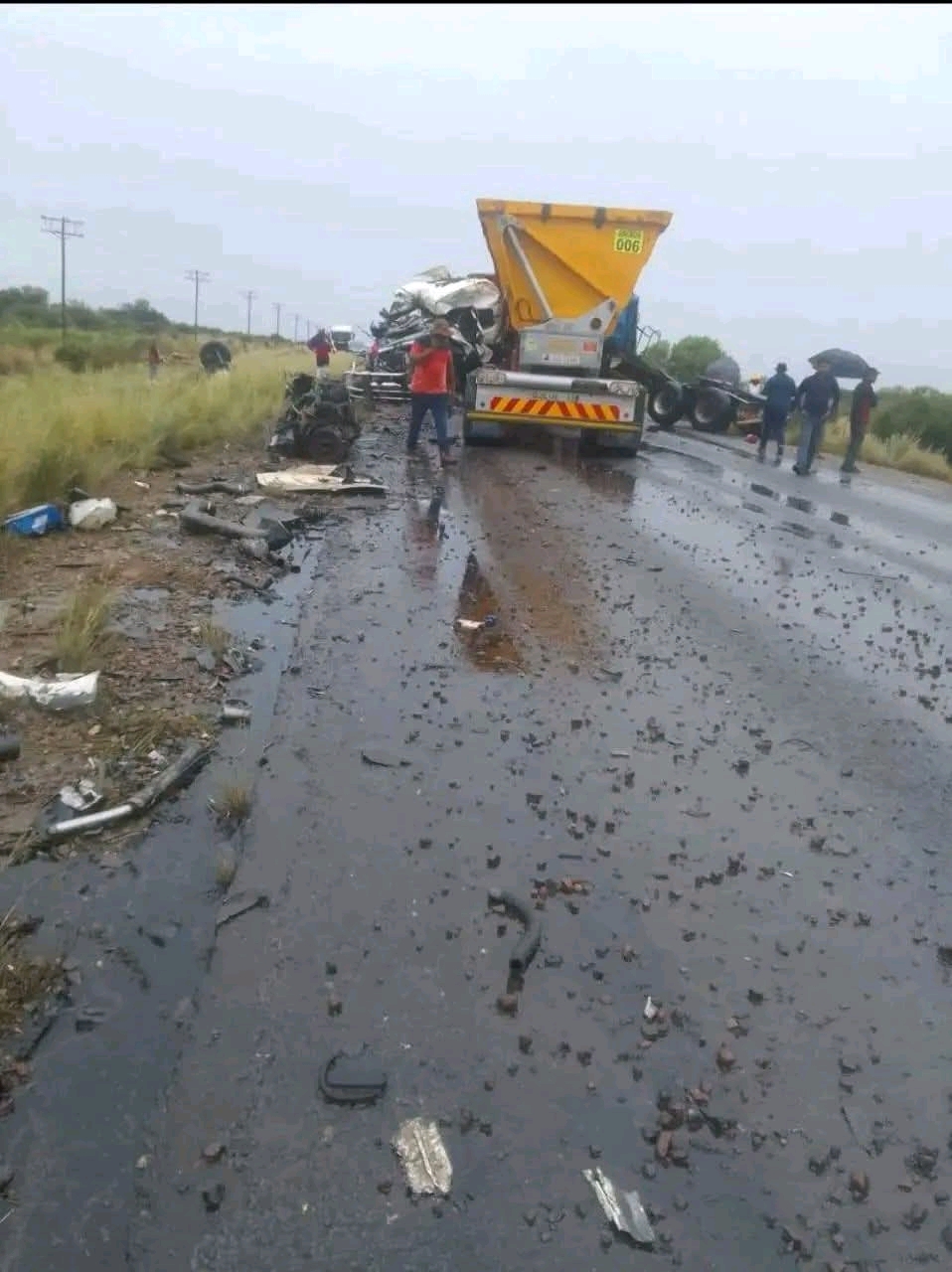 Horrifying Head-On Truck Crash Shuts Down R31 Near Koopmansfontein ...